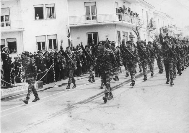 *Δόκιμοι Έφεδροι Αξιωματικοί-www.efedros.blogspot.com-Δ.Ε.Α*: Παρέλαση ...