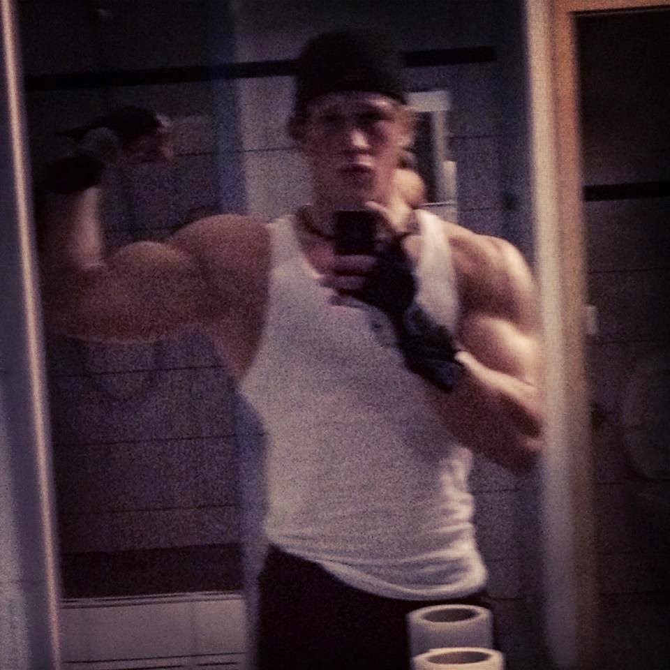 the beauty of male muscle: Lars