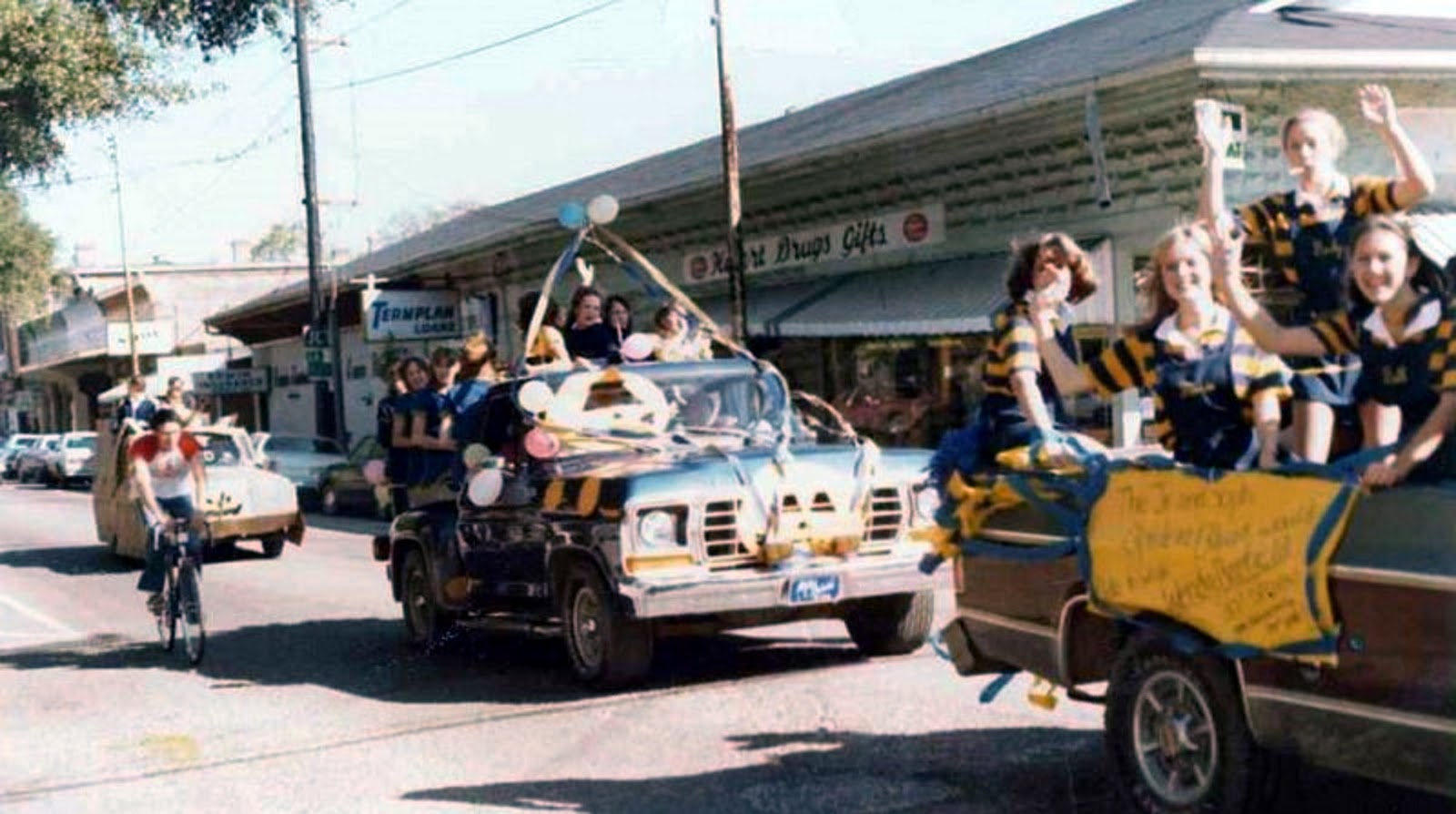 Covington Downtown: Parades on Boston Street
