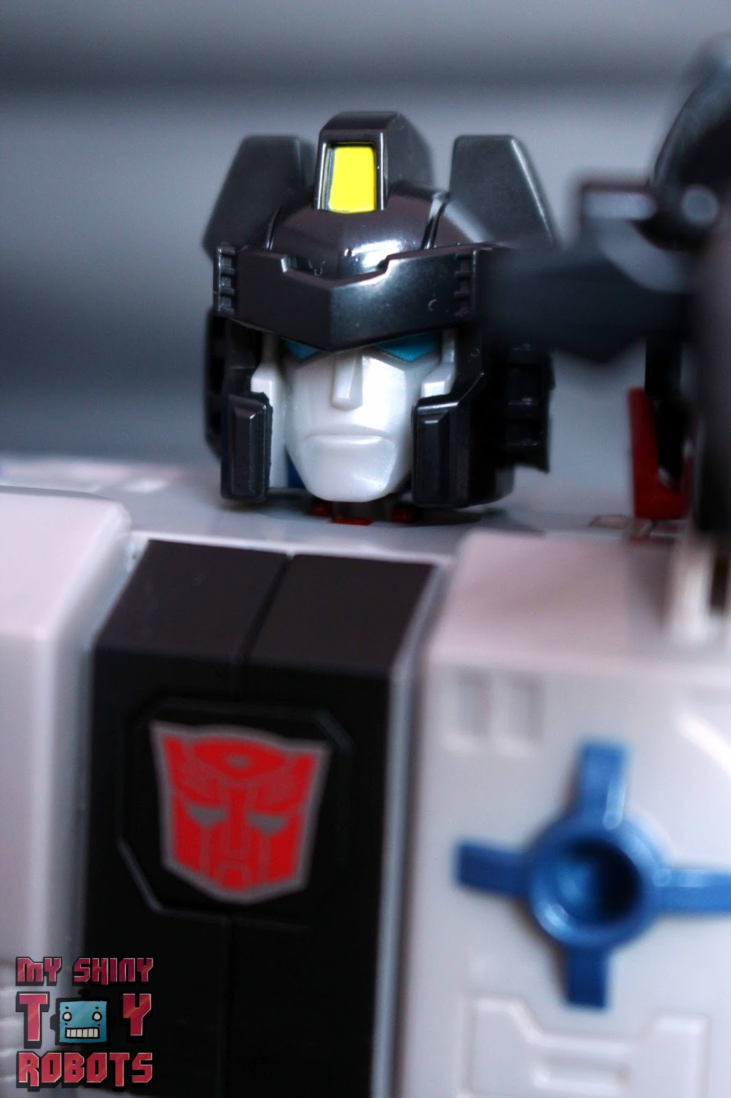 My Shiny Toy Robots: Toybox REVIEW: Transformers Legends LG-42 Godbomber