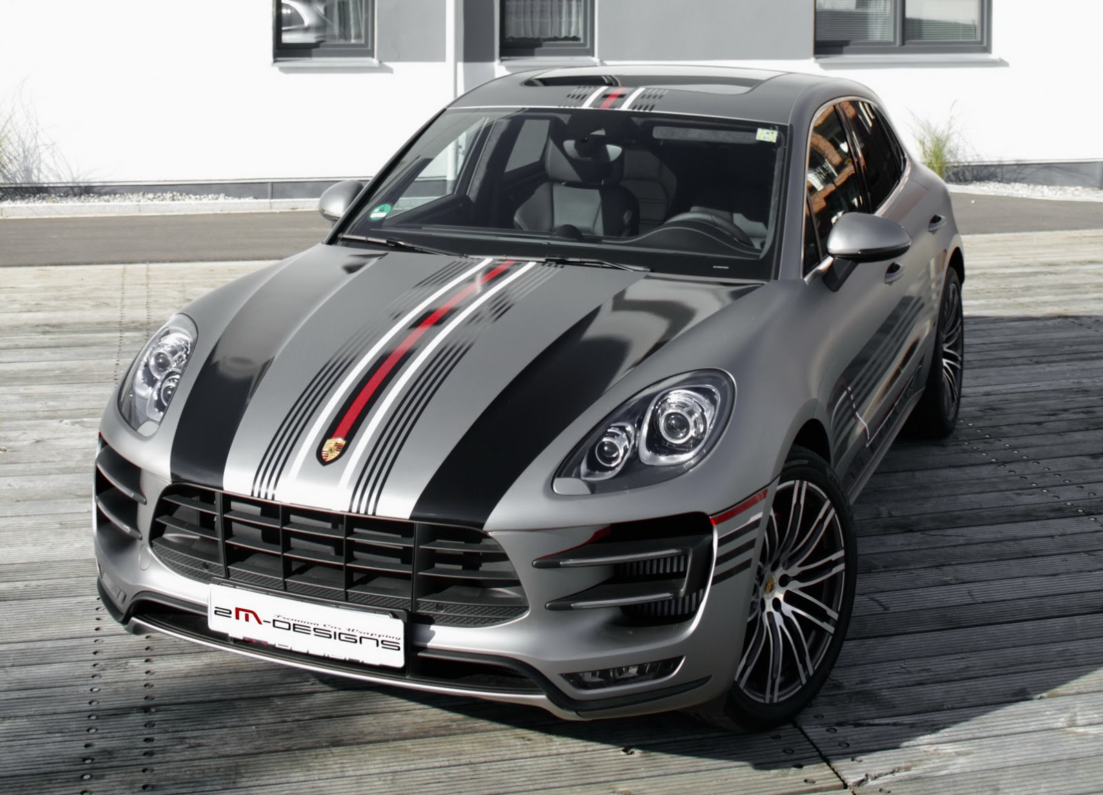 2M-Designs Proposes This €3,947 Foil Wrap for Porsche Macan | Carscoops