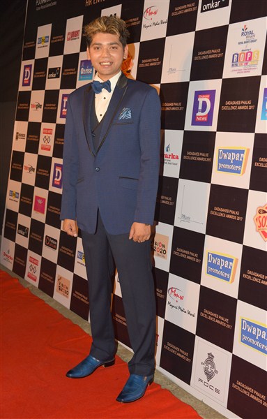 VIVEK MISHRA AWARDED DADASAHEB PHALKE EXCELLENCE AWARDS 2017 –POPULAR ...