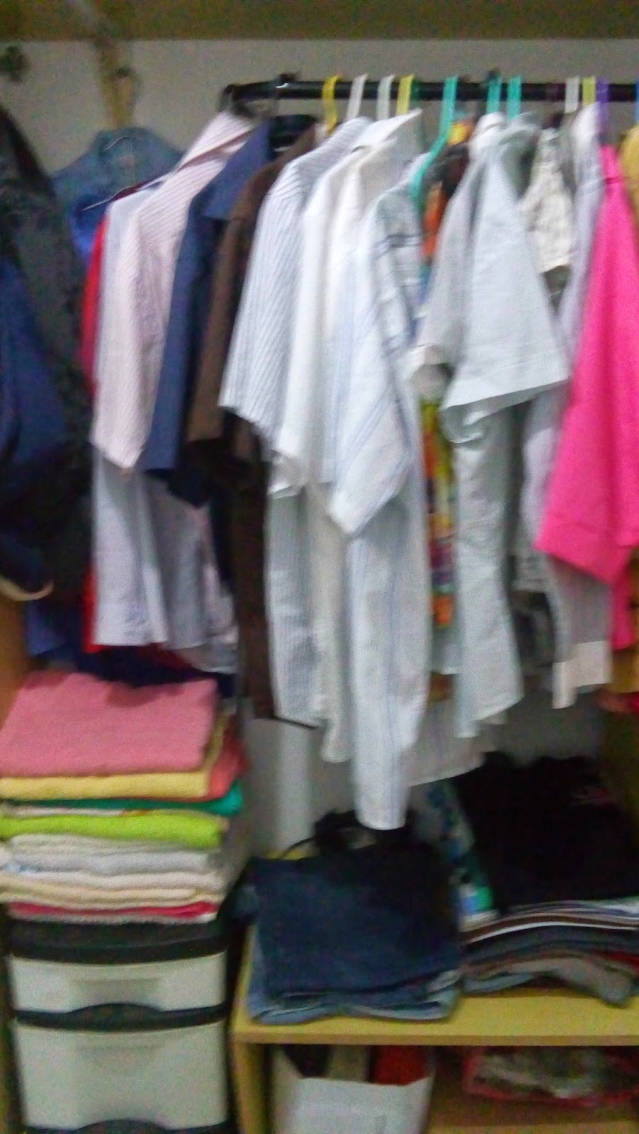 ´Léya Pedreira. Artesanato e Decoração: Guarda roupa improvisado