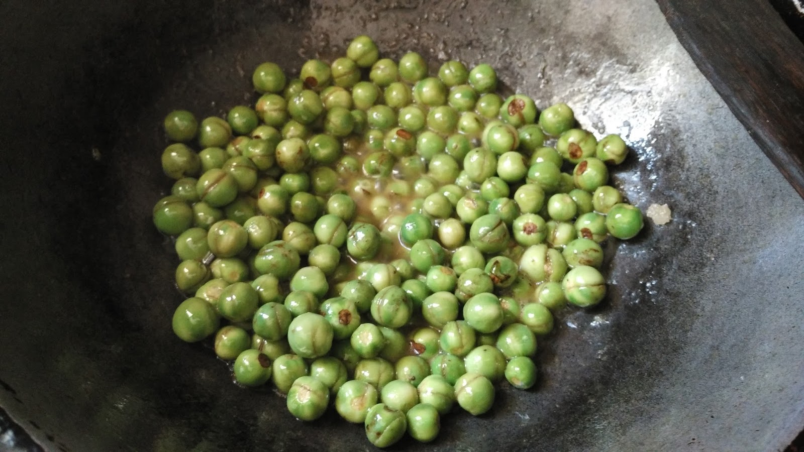En - Anubhavam: Pachai Sundaikai, Vengayam, Poondu Puli kuzhambhu ...