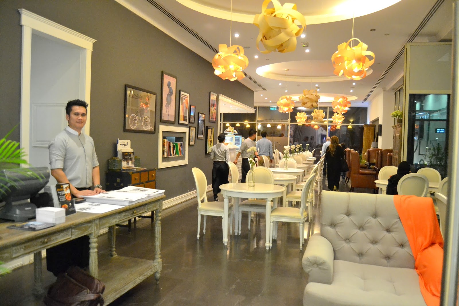 The Style Choreo: THE CIRCLE CAFÉ