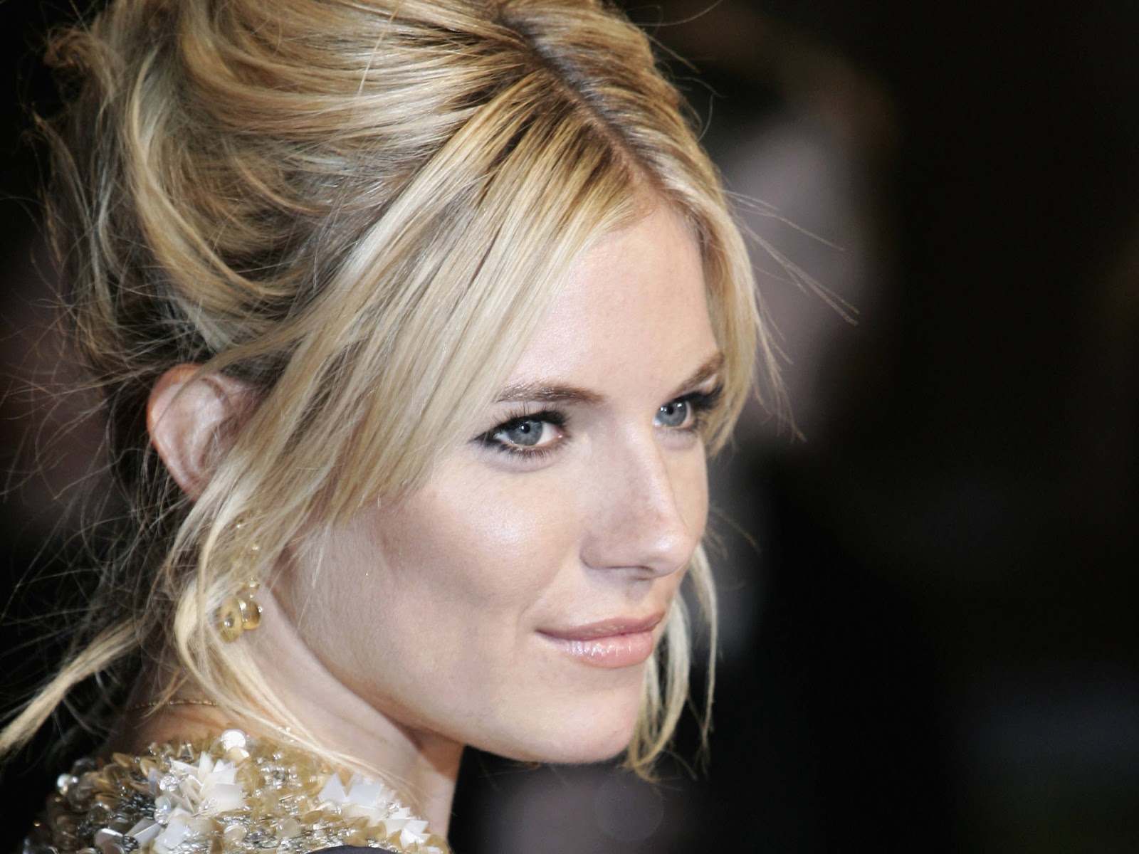 brandeau: SIENNA MILLER, TRAS 15 AÑOS EN EL CINE