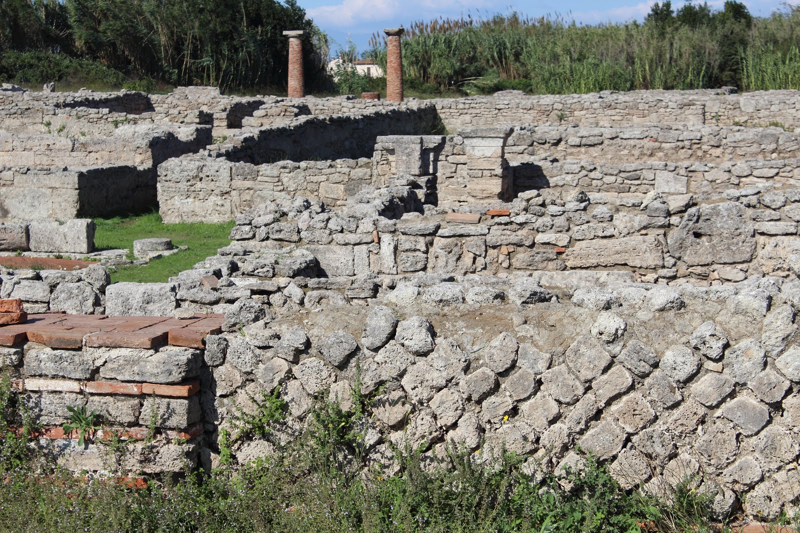 PAESTUM...... OPUS RETICULATUM.