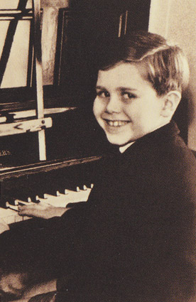 FAMOUS STARS OF THE WORLD: Elton John