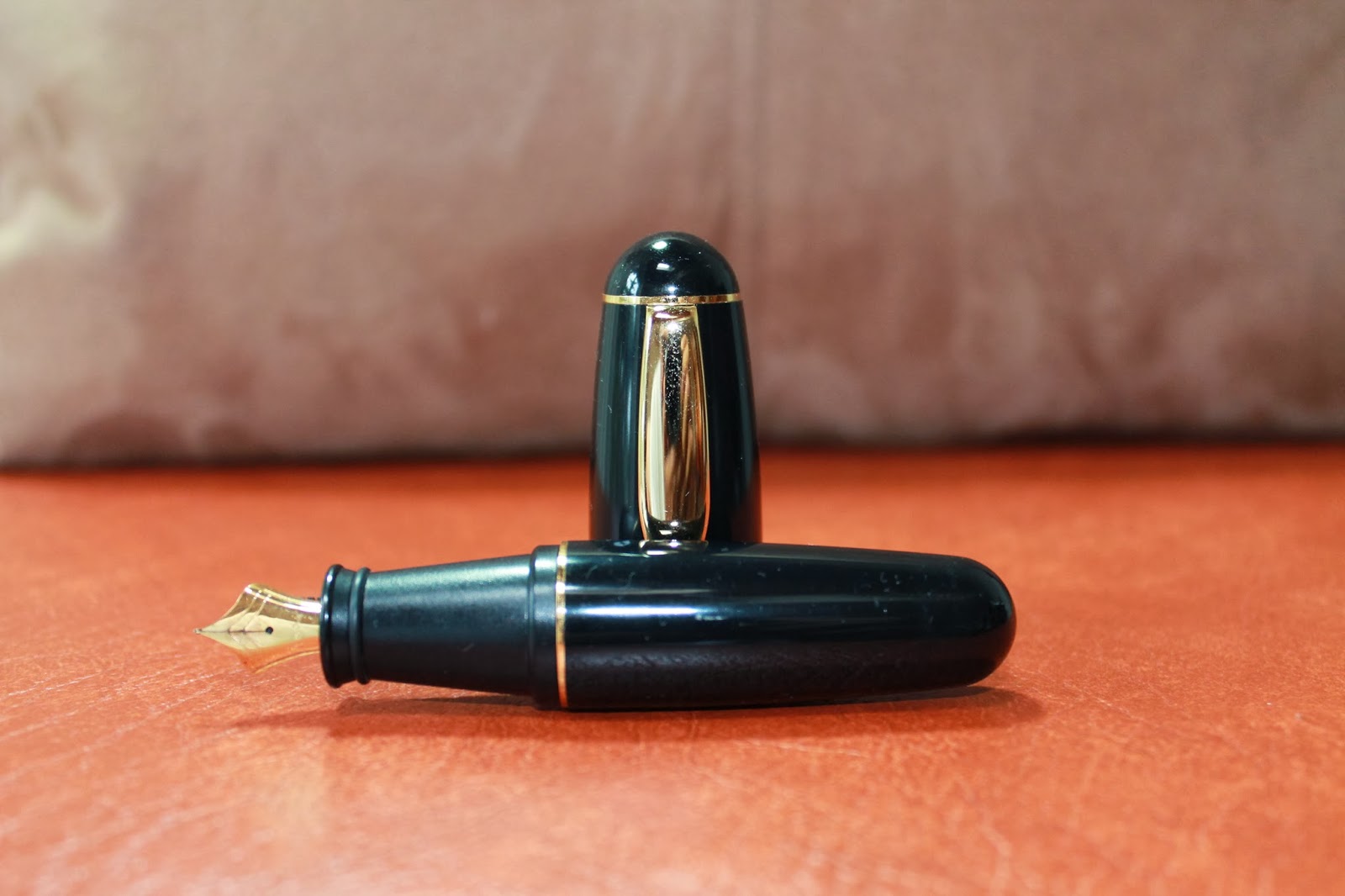 Multi Pen Dimensions: Tombow Zoom 828fp "Egg" Fountain Pen Gloss Black