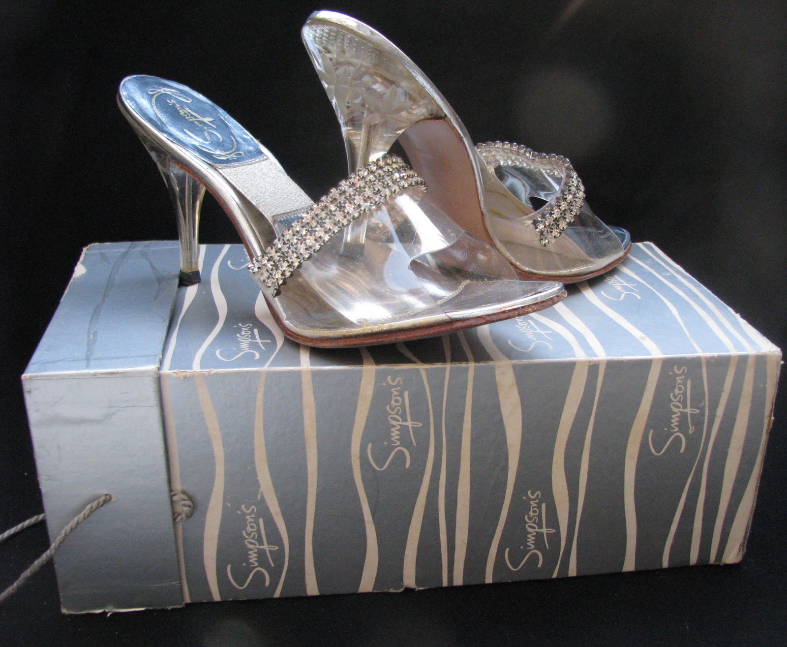 vintagecatwalks: 1950 Springalator Heels