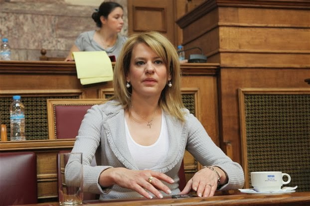 ΗΡΩ ΚΑΡΑΜΑΝΛΗ : ΕΚΤΟΣ ΚΟΙΝΟΒΟΥΛΕΥΤΙΚΗΣ ΟΜΑΔΑΣ ΤΟΥ ΠΑΣΟΚ Η ΘΕΟΔΩΡΑ ΤΖΑΚΡΗ
