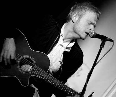 CRAIG WALKER Βιογραφία | AKROAMA FM 97.8