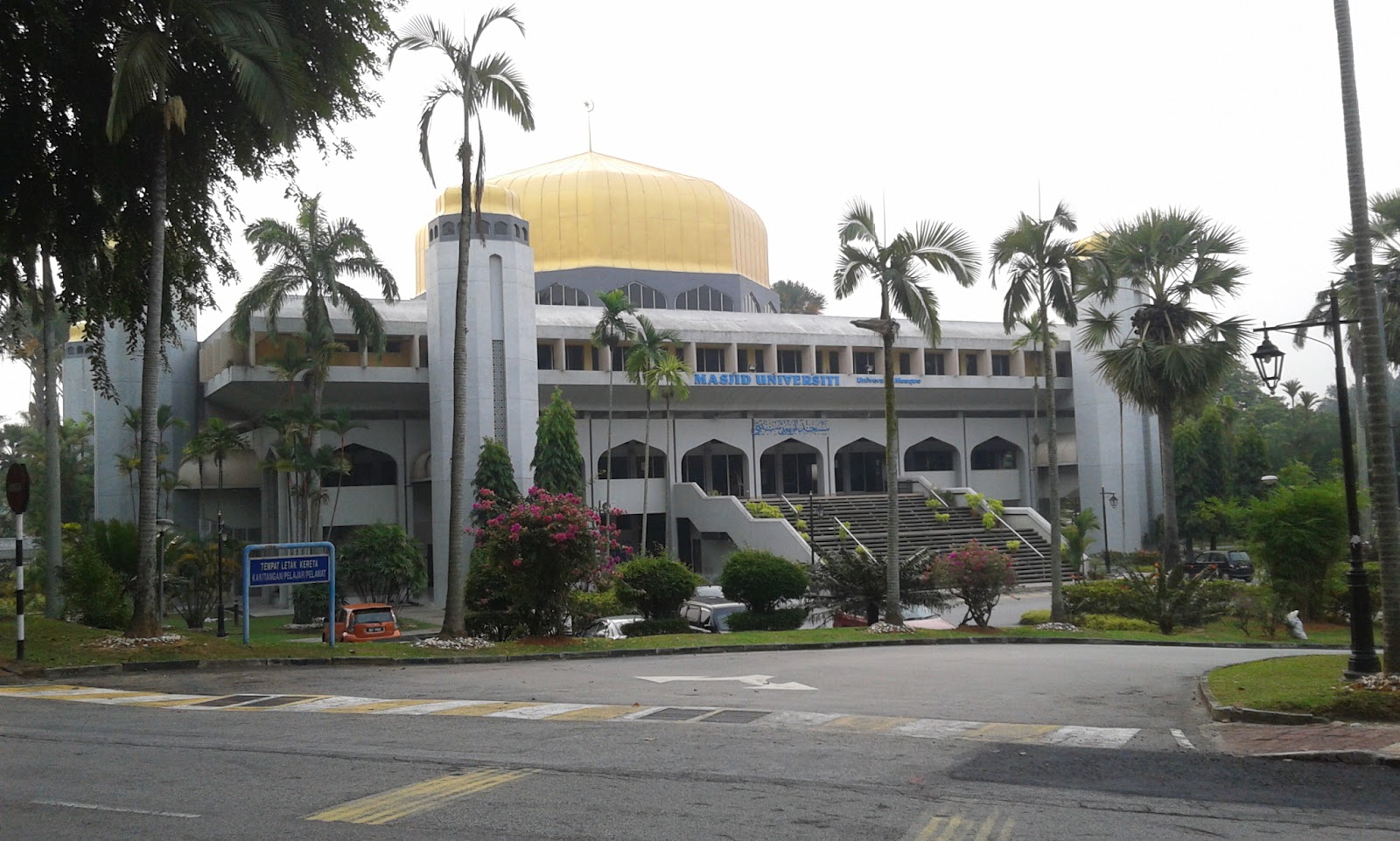 国立大学华裔学生理事会之家欢迎你------------厚德载物，自强不息 Welcome to Chinese Community ...