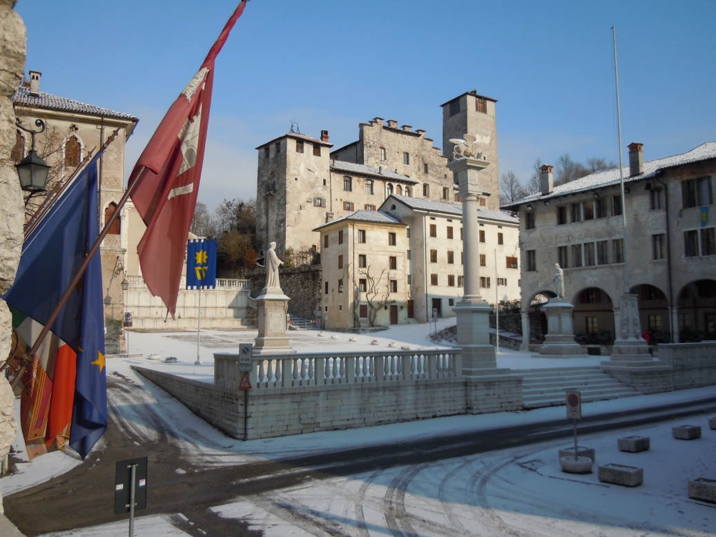 Piazza Maggiore, Feltre: febbraio 2012