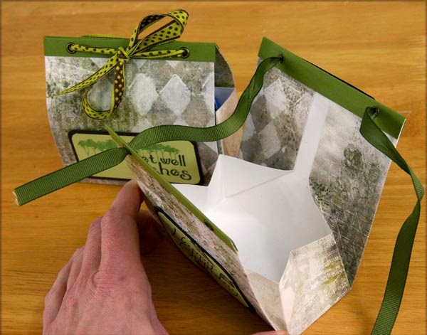The Efficient Crafter: How to Make a Mini Gift Box