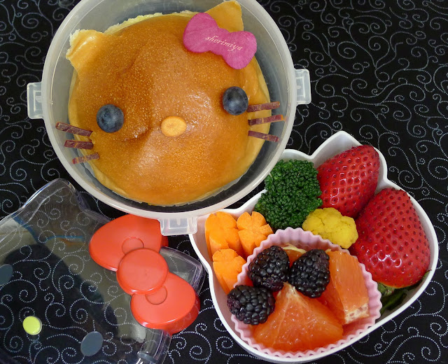 Happy Little Bento: Fish Tacos and Hello Kitty Bao Bento