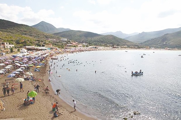 PLAISANCE + : LA GAZETTE DE LA MER EN ALGÉRIE: VIRÉE SUR LES PLAGES DE BÉJAÏA Villégiature sur ...
