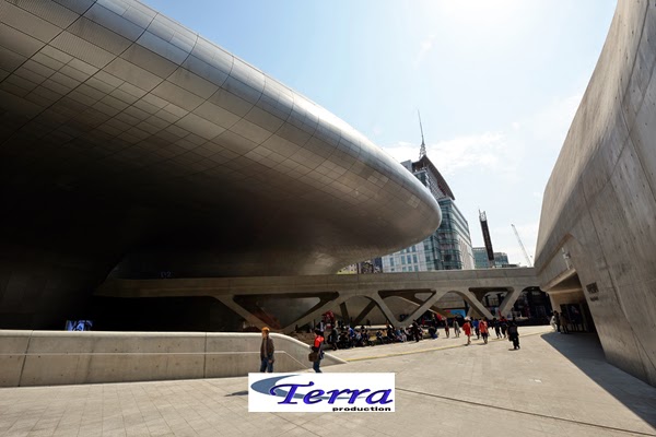 DDP (Dream, Design, Play) in Seoul / 동대문디자인플라자(Dongdaemun Design Plaza ...