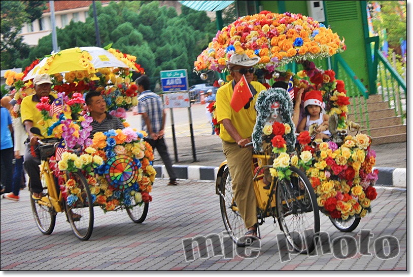 Gambar Beca Berbunga Di Melaka | mie