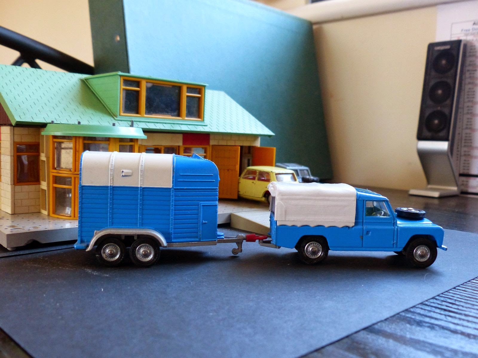 I LOVE CORGI TOYS: Pony trailers over the years