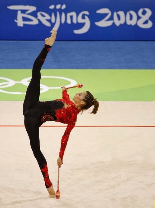 Gimnasia Rítmica como forma de vida.: Almudena Cid con mazas
