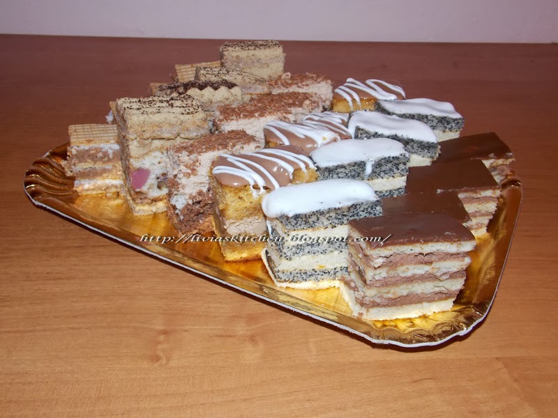 Livia`s Kitchen: Prajituri asortate pentru Craciun 2013