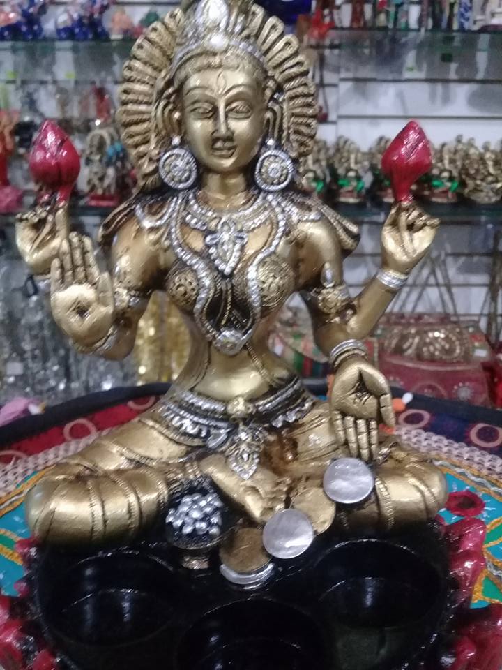 Ropa De La India: Ropa Y Artesania indu