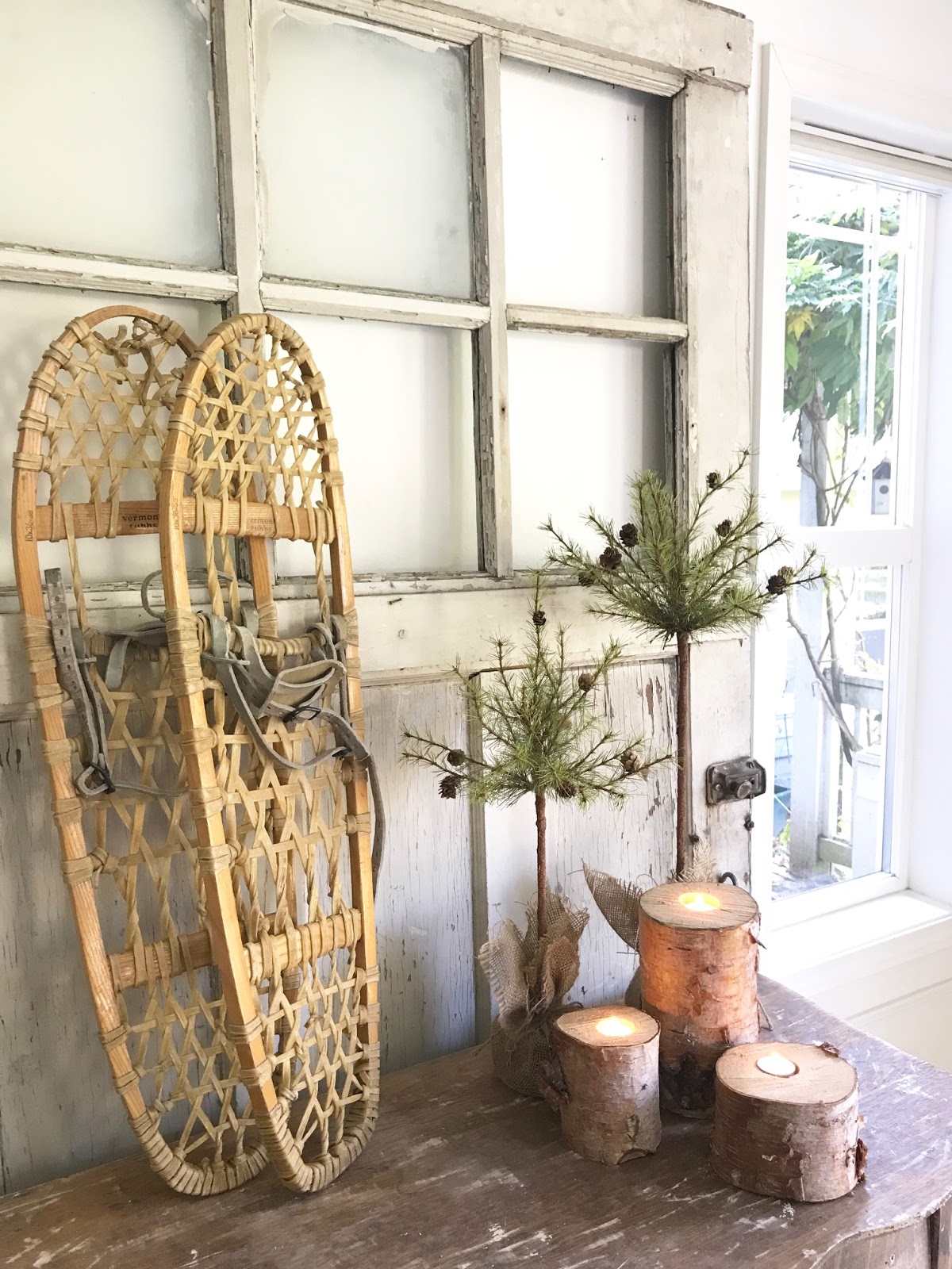 Little Farmstead: Farmhouse Forest Decor...