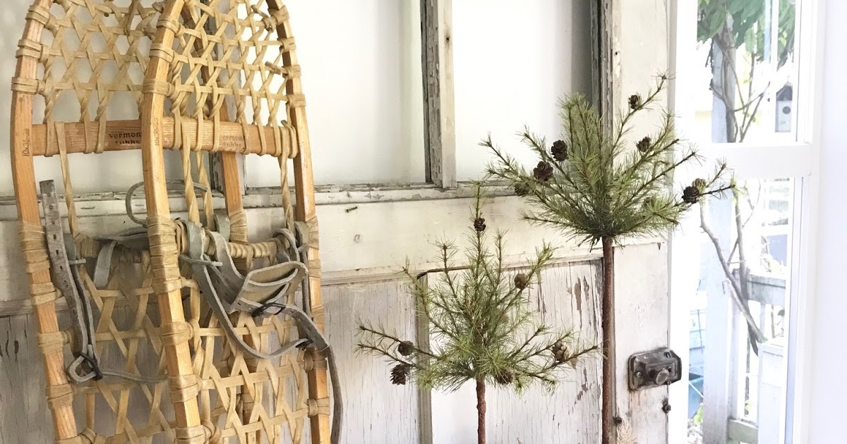 Little Farmstead: Farmhouse Forest Decor...