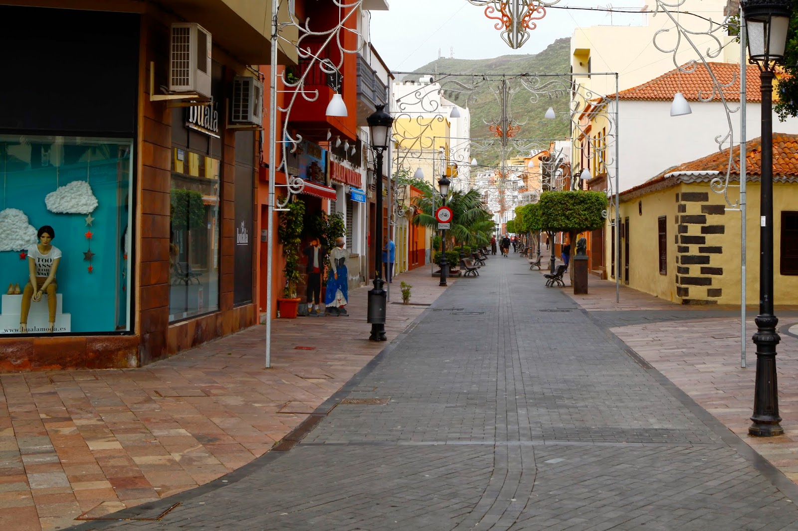 Kuvia Euroopasta: Pieni ja korkea saari