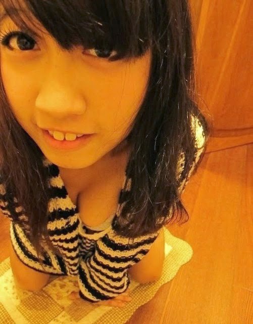 KUMPULAN FOTO TELANJANG BUGIL DAN VIDEO BOKEP: ABG Toge Bugil Narsis Pamer Toket