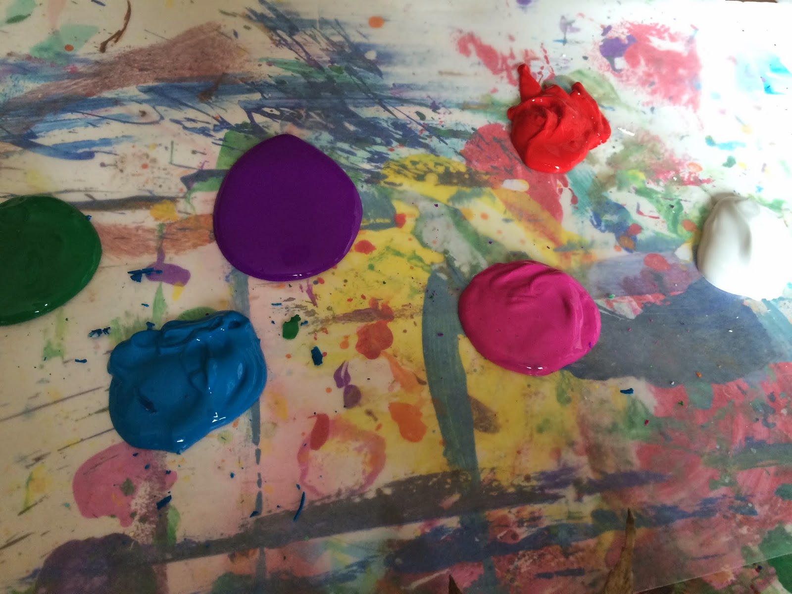 Mini Monets and Mommies: Thanksgiving Fall Leaf Wreath Kids' Art Activity