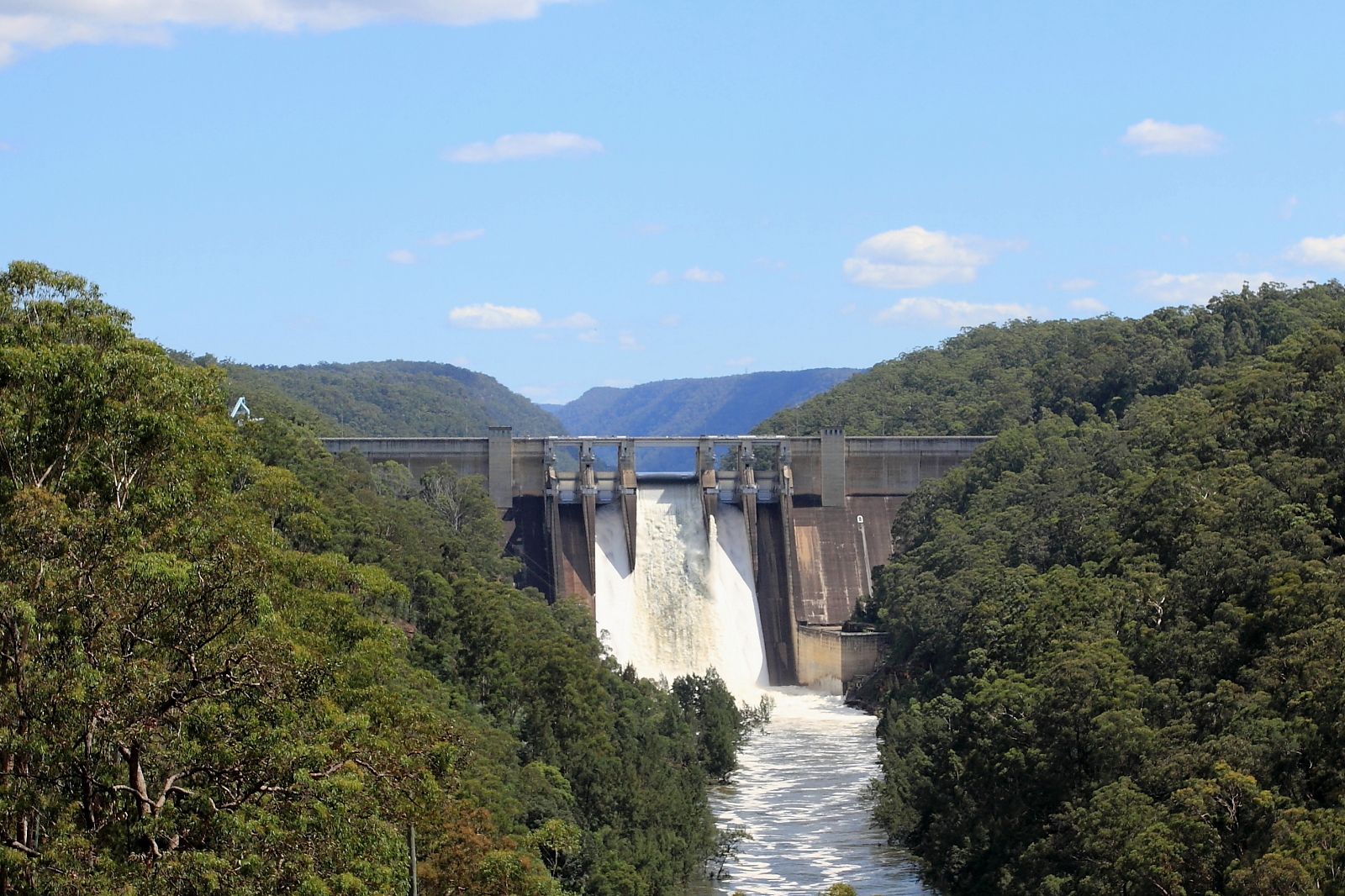 Dam Riders: Warragamba Dam - 5th March 2012