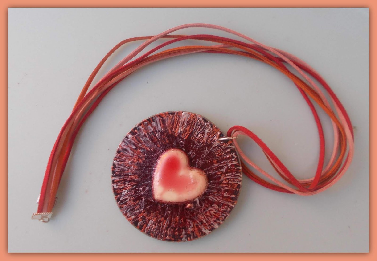 lila365idees: ΜΕΝΤΑΓΙΟΝ ΜΕ ΚΟΚΚΙΝΟ ΥΓΡΟ ΓΥΑΛΙ (PENDANT WITH RED LIGHT ...