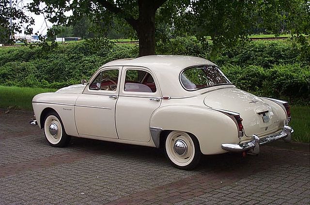 Nostalgia Sobre Ruedas: Clásicos: El Renault Frégate