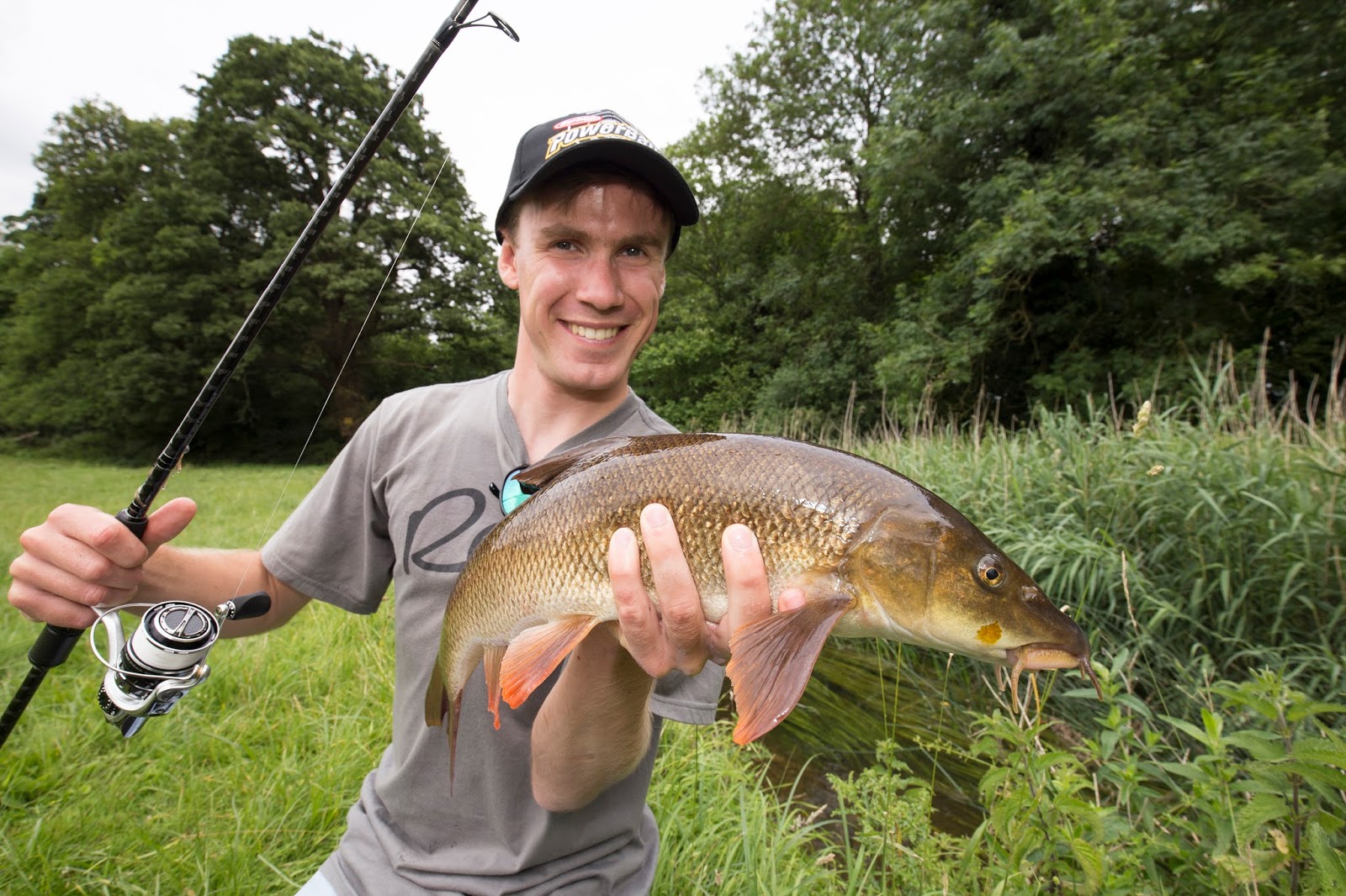 Sam Edmonds Fishing Blog: Stalking Barbel on lures