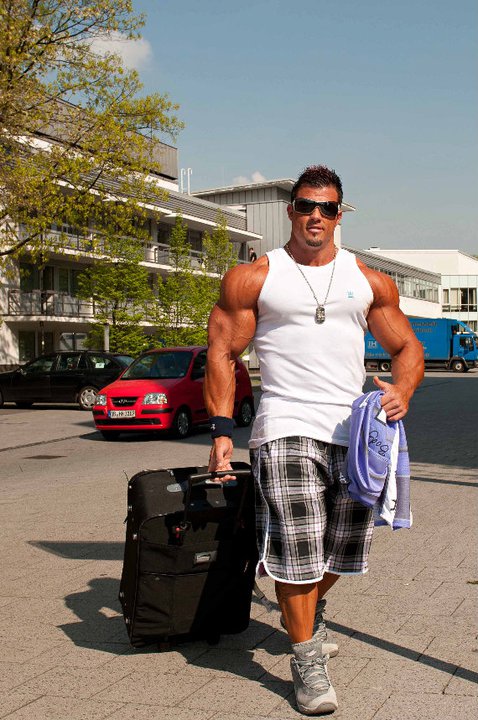 LA PERFECTION FAITE HOMME: TONY BREZNIK 04