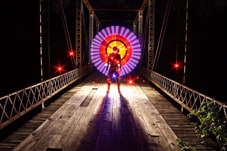 Florilège: DENNIS CALVERT - LIGHT PAINTING - USA