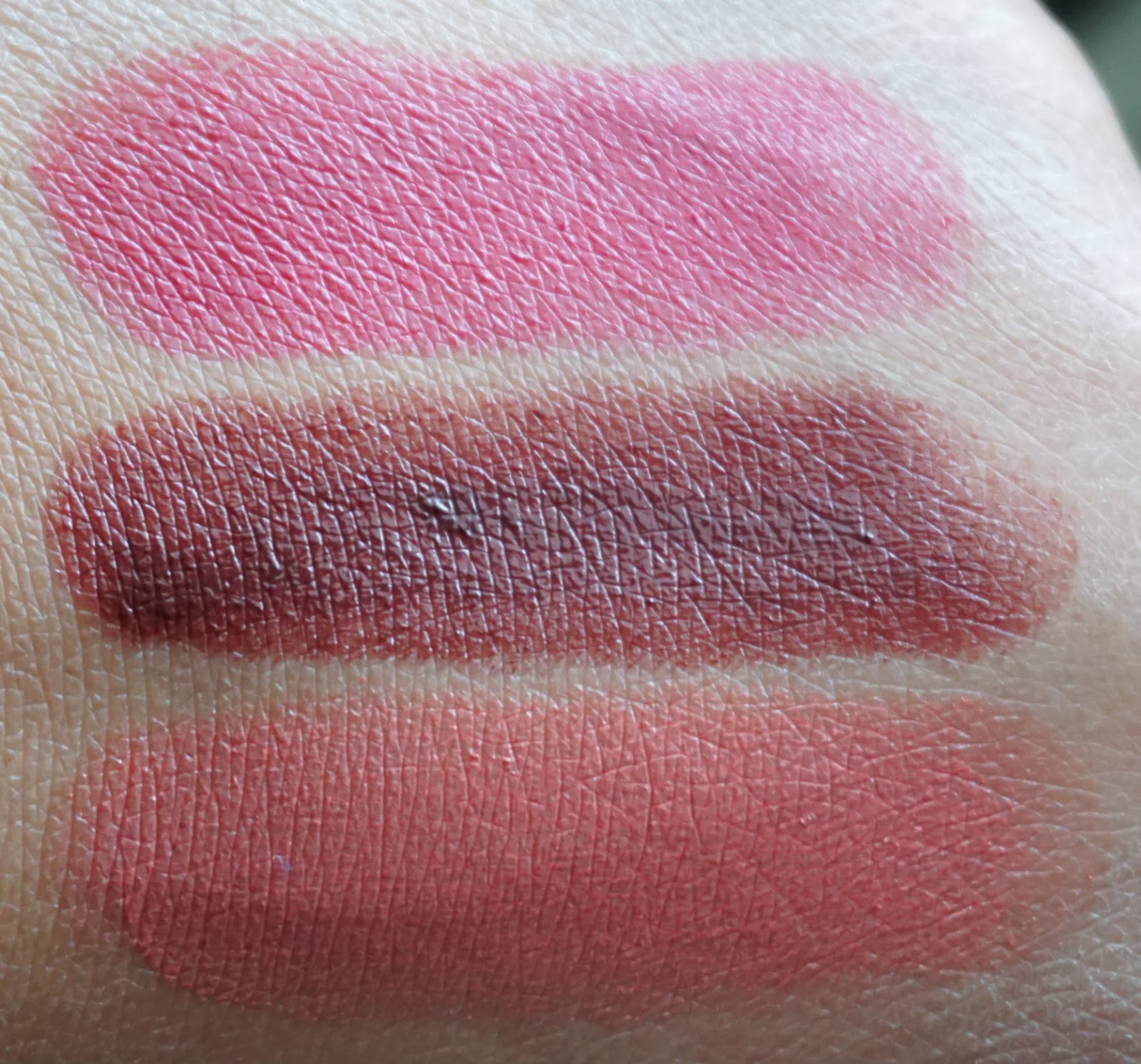 Makeup, Fashion & Royalty: Review: Avon Ultra Color Indulgence Lip Colors!