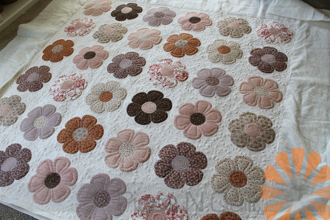 Piece N Quilt: Applique Flowers - Custom Machine Quilting by Natalia Bonner