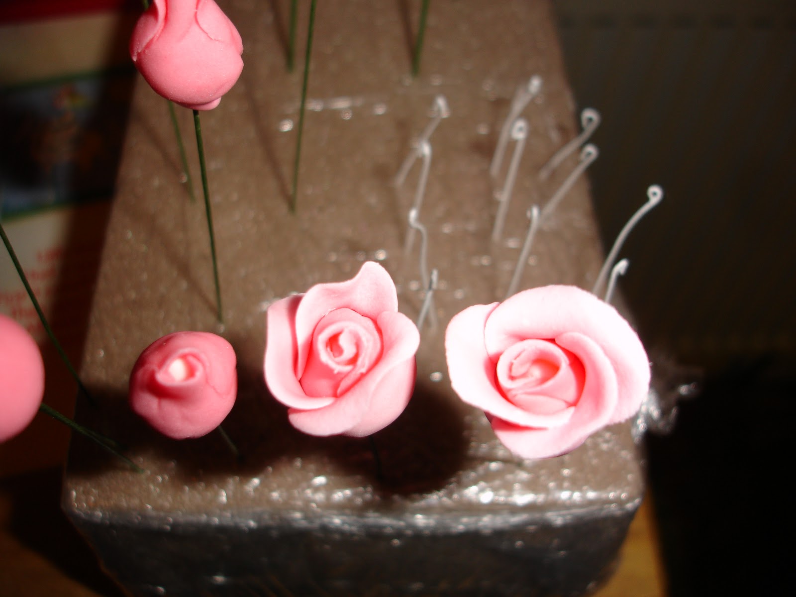 CarpeDyem's Microcosm: First Time Pastillage & Roses