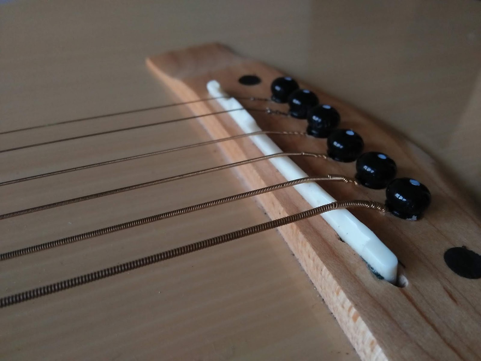 Mengatur Action Pada Gitar, Jarak Senar Dengan fretboard - ZonaGitar.Net