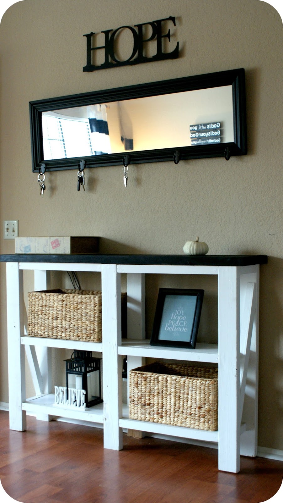 I Heart My Glue Gun: GORGEOUS Entryway Table