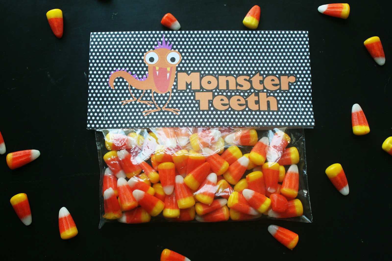 EAT+SLEEP+MAKE: CRAFT: Monster Teeth Treat Bags (Silhouette Project)