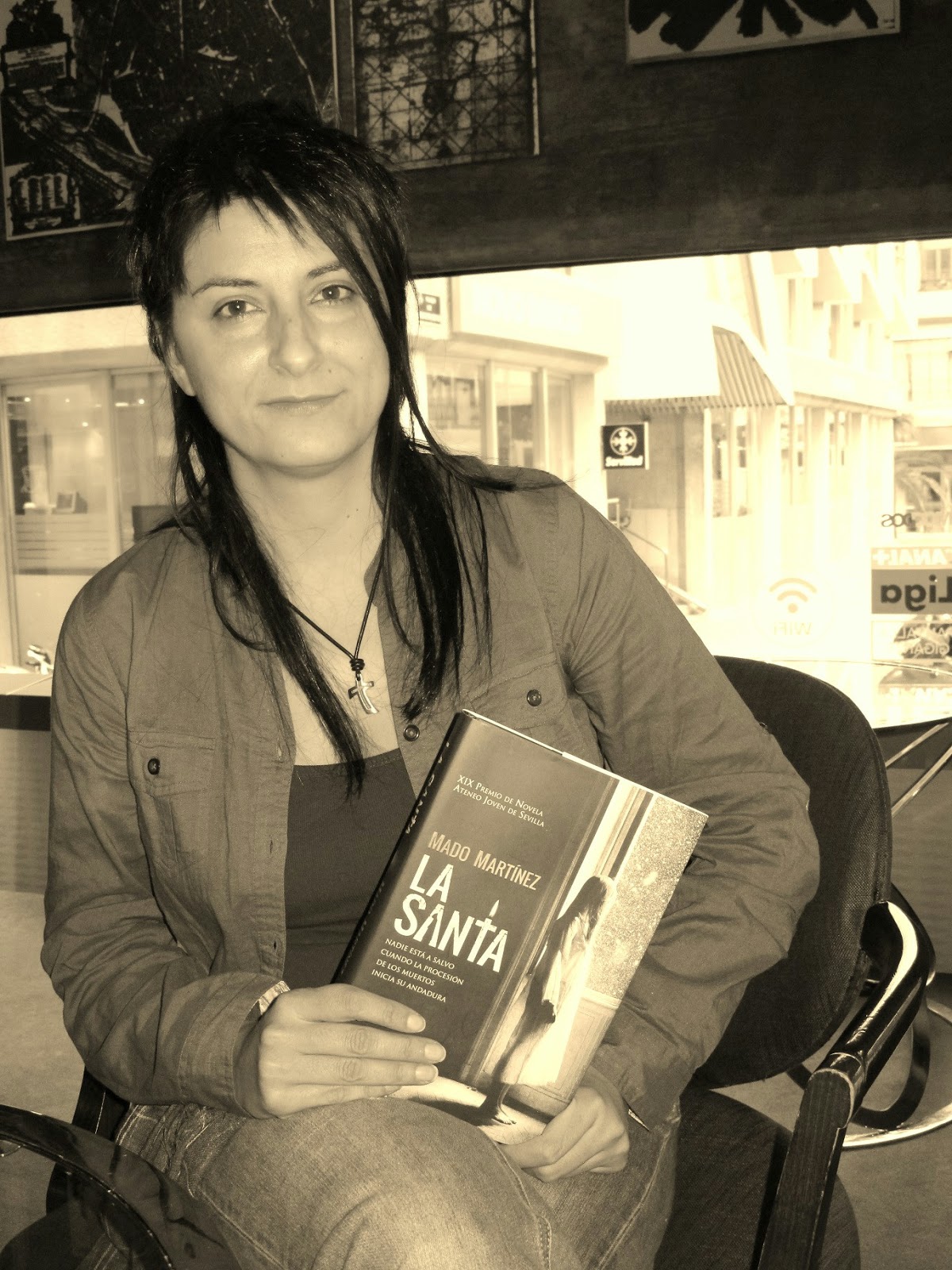 EL ECO DE LAS VOCES: Mado Martínez, escritora, Premio de Novela Ateneo ...