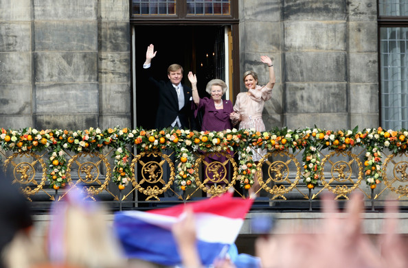 ABDİCATİON OF QUEEN BEATRİX AND İNVESTİTURE OF KİNG WİLLEM ALEXANDER ...