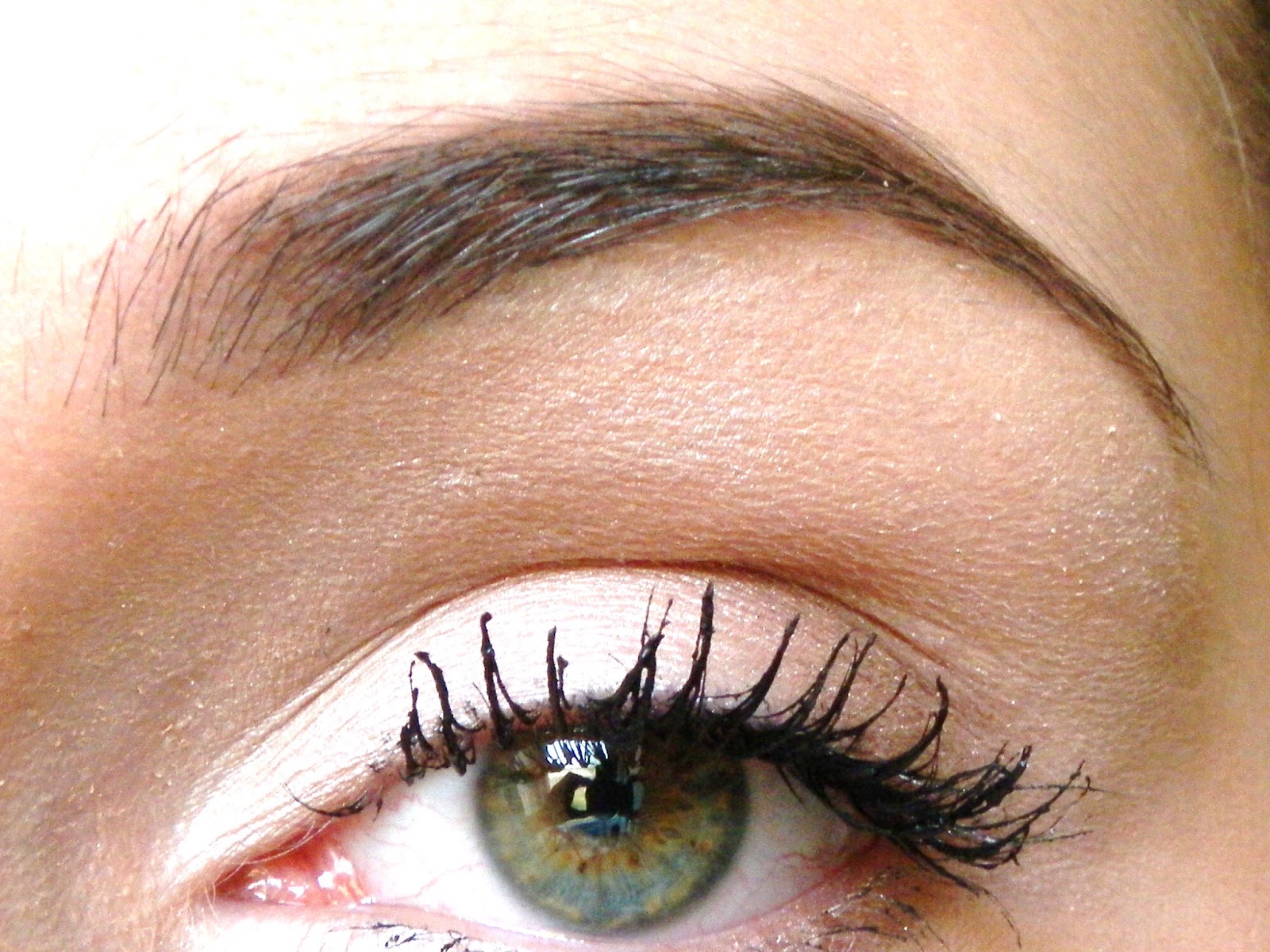 Lavender shines: Celeb inspired fuller eyebrows