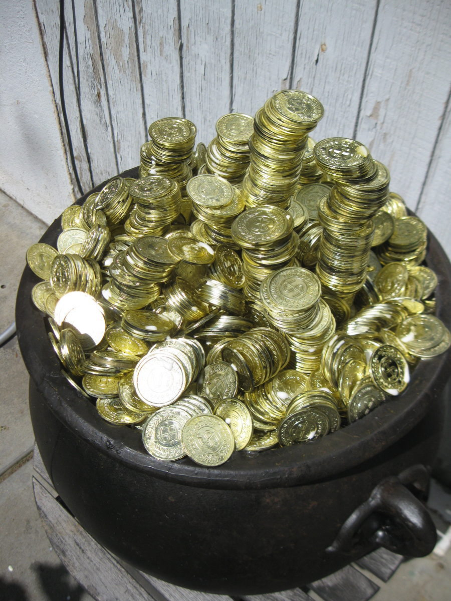 DAVE LOWE DESIGN the Blog: Pot of Gold Prop