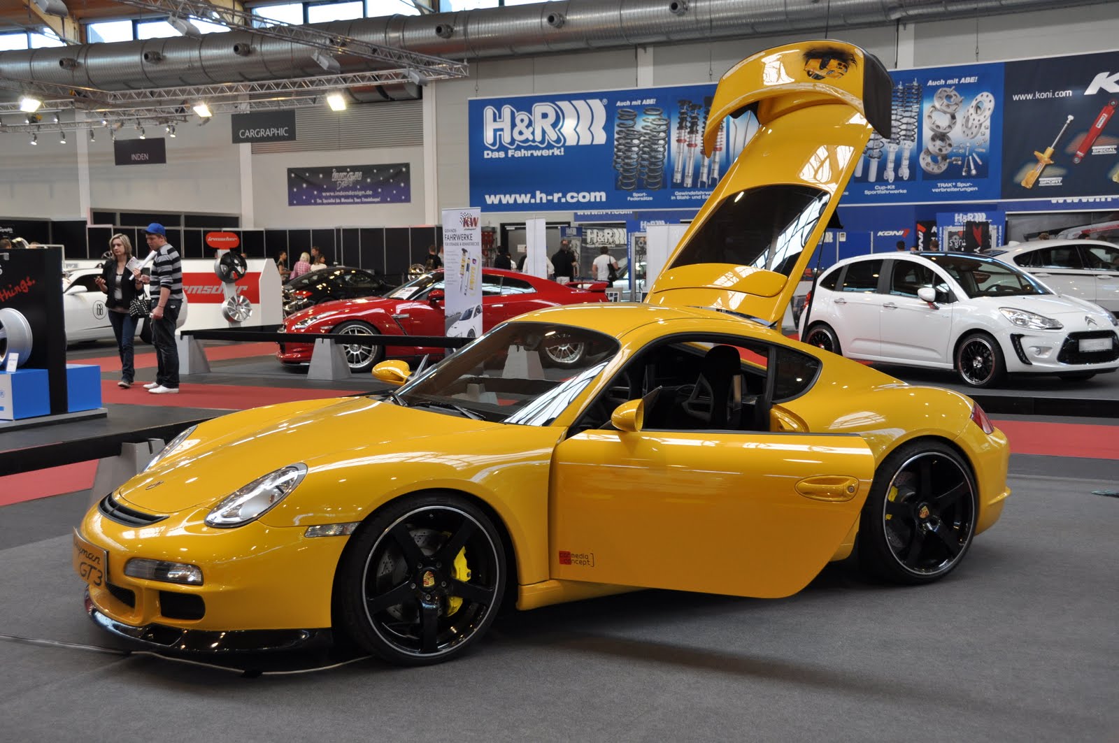 AUTOSHOWPICTURES: PORSCHE CAYMAN GT3