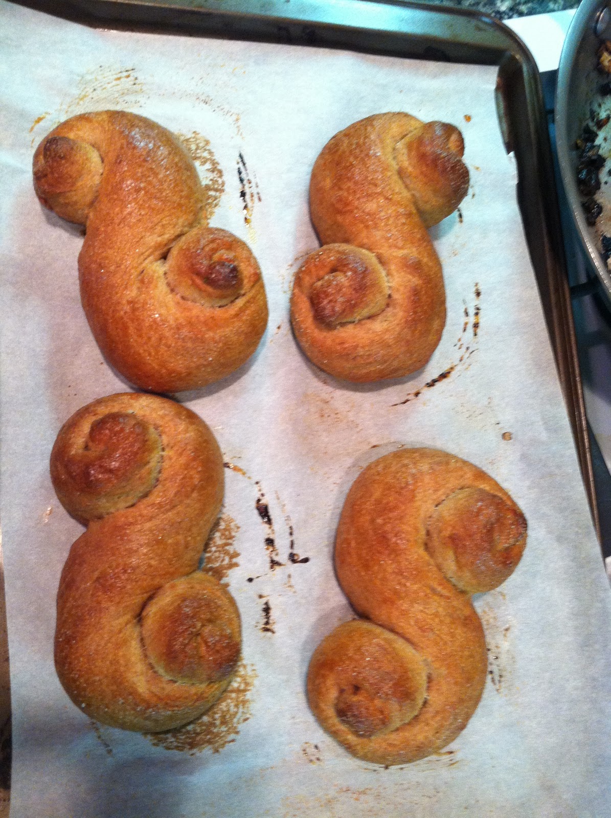 The Bread Maiden: St. Lucia Buns